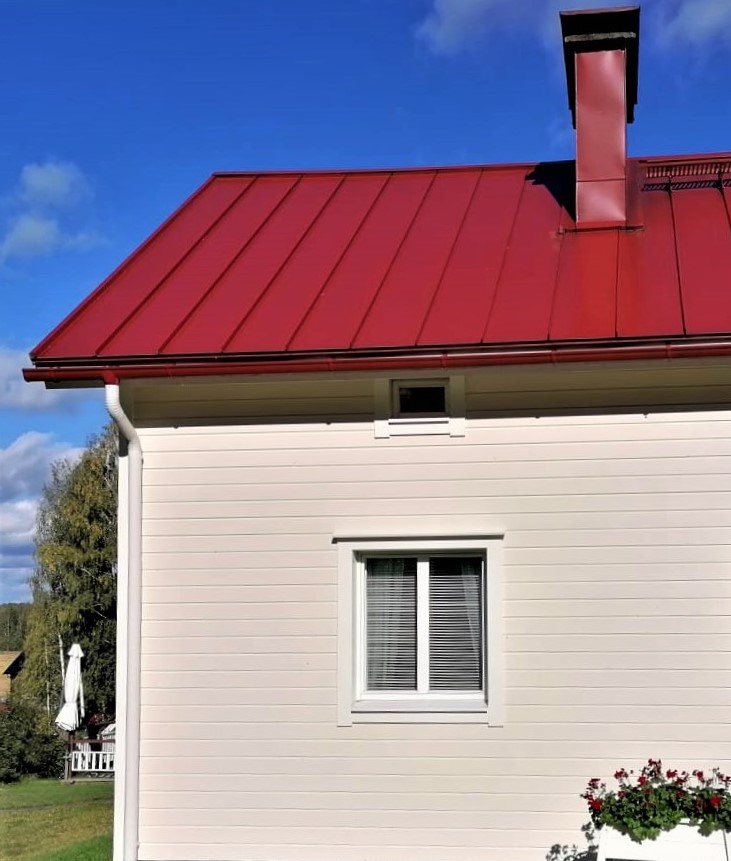 Katon maalaus tuo uutta ilmettä ja suojaa